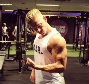 How to build up your biceps easily at home or in the gym?