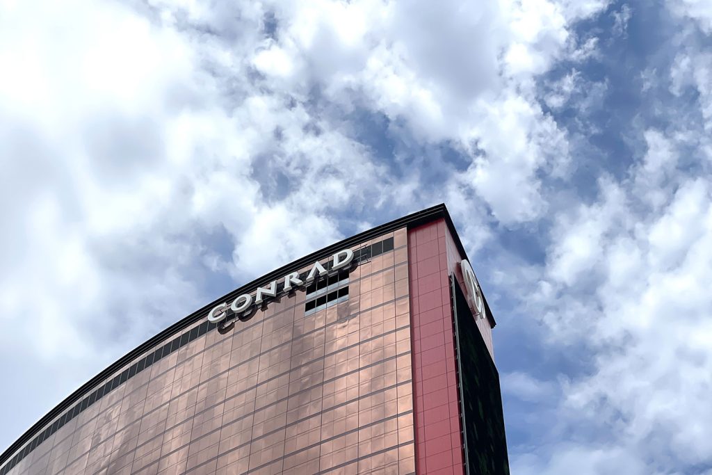 Resort World Las Vegas - Conrad Hotel: 6 reasons to stay!